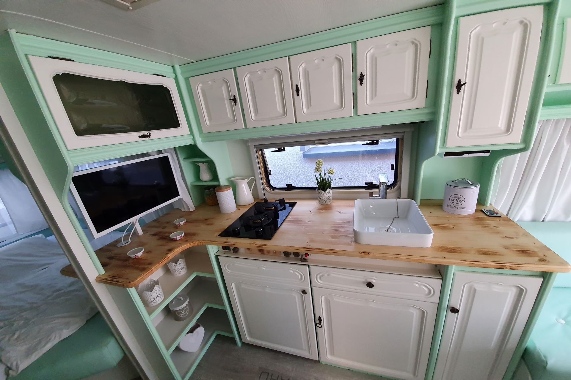 Toms Caravan Garage - Toms Caravan Garage