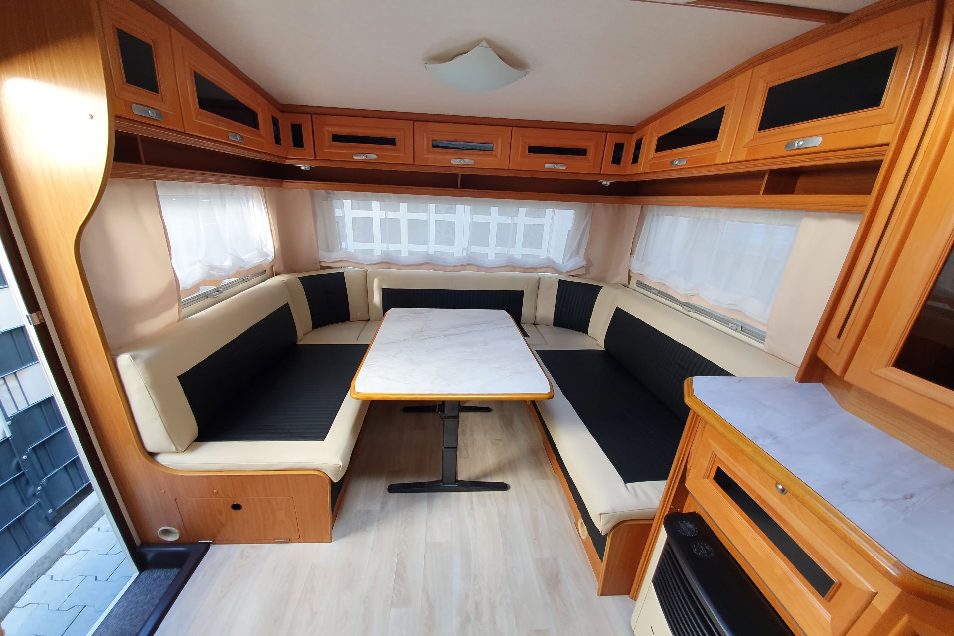 Toms Caravan Garage - Toms Caravan Garage