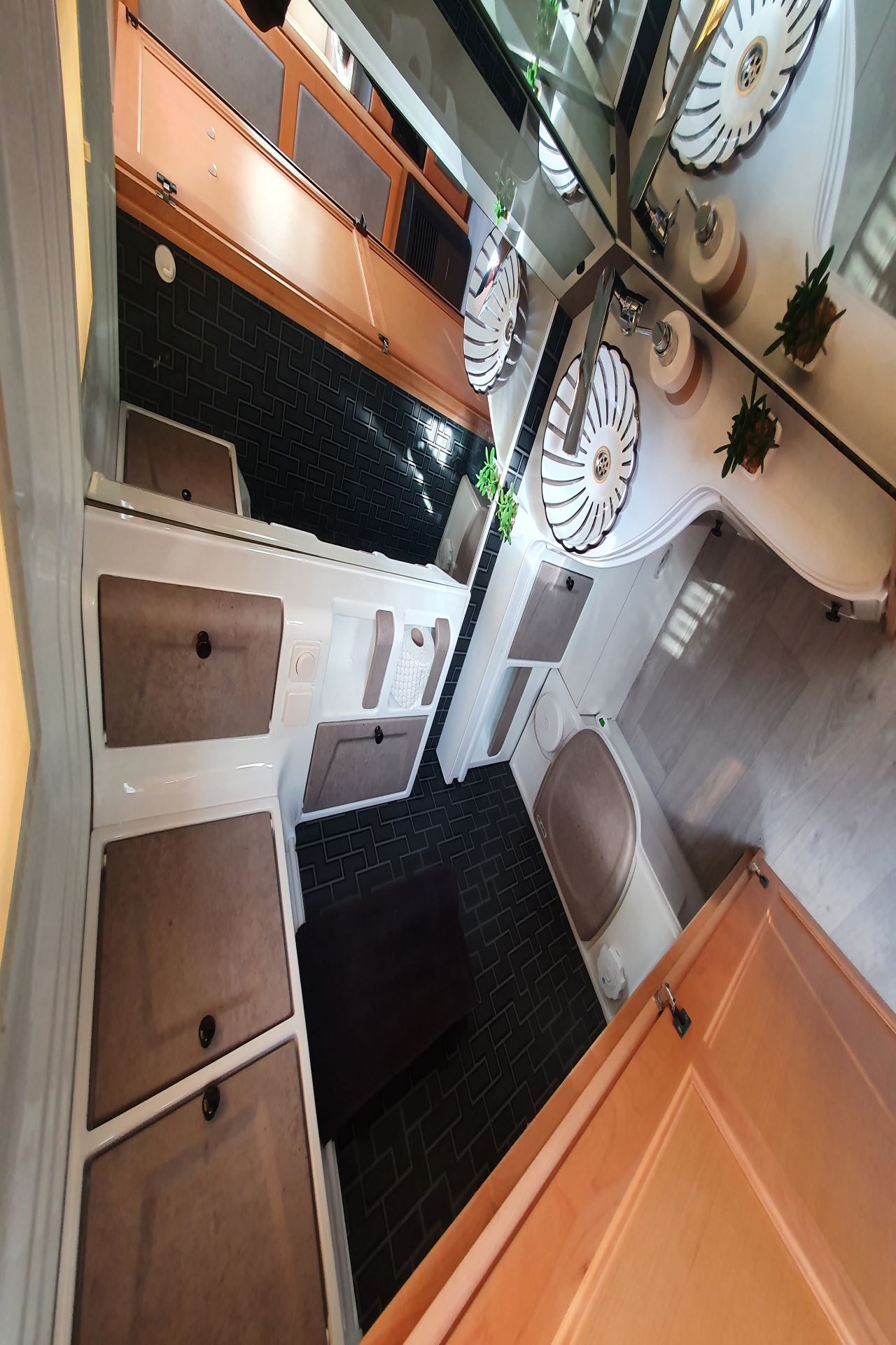 Toms Caravan Garage - Toms Caravan Garage